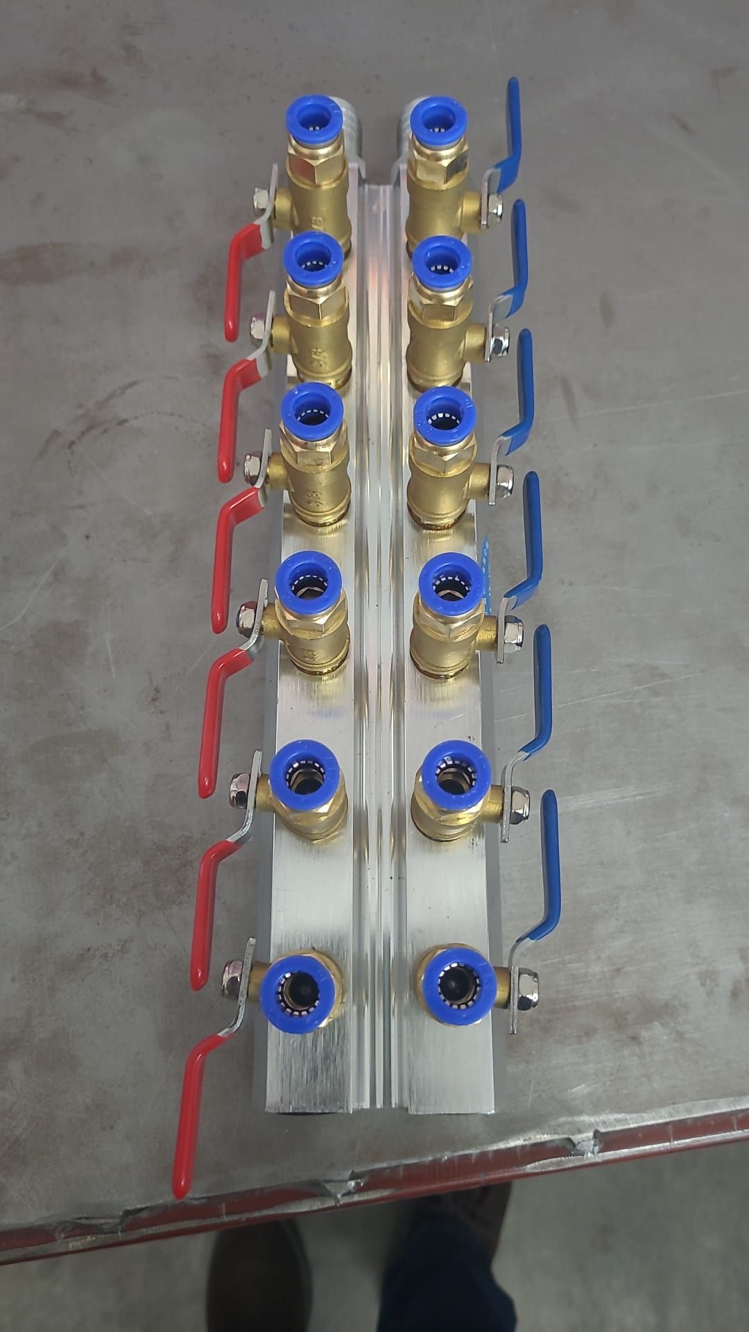 SU KOLLEKTÖRÜ - ALÜMİNYUM - 6 LI - YANDAN GİRİŞ - plase.com.tr